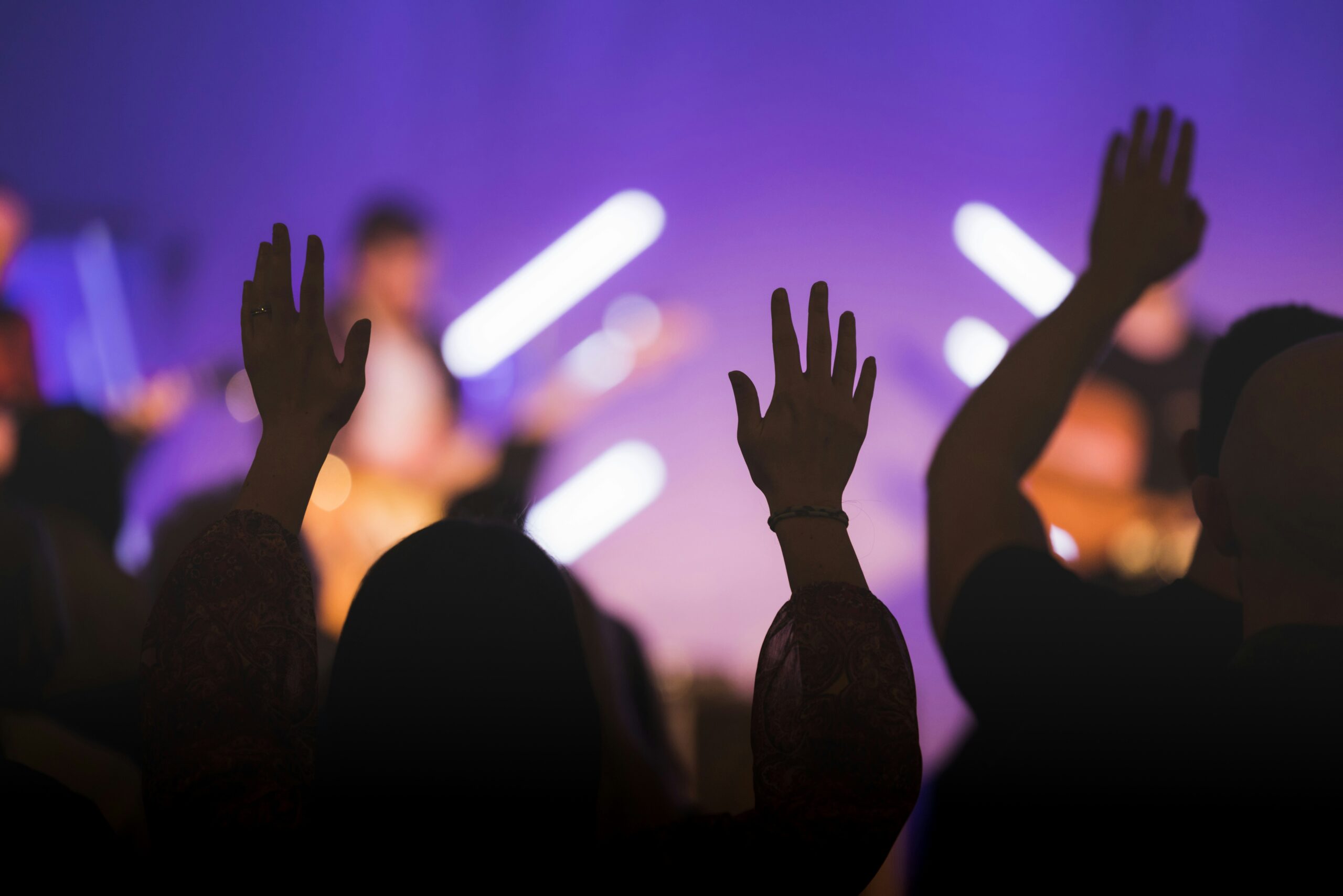 A Decent and Orderly Case for Raising Hands in Worship - 9Marks